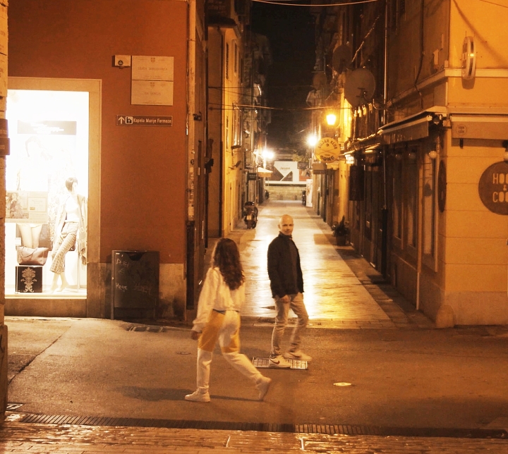 Denis Goldin - You make me weak | Zabavni Radio